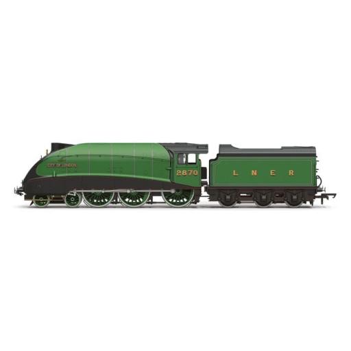 R30406 LNER STREAMLINED B17 2870 CITY OF LONDON (21 PIN DCC READY)